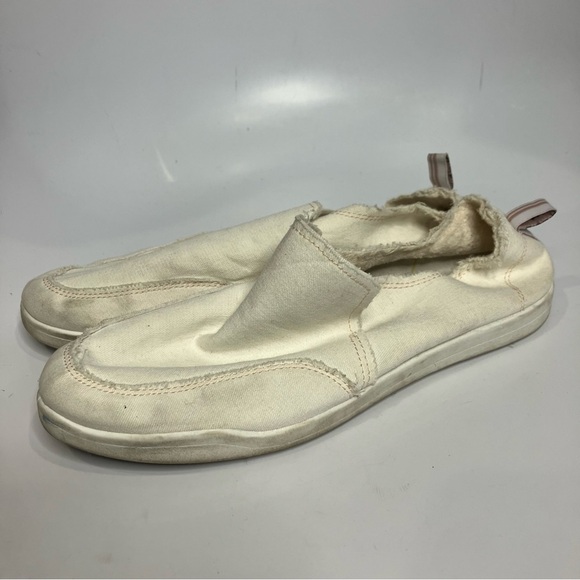 Vionic | Shoes | Vionic Beach White Canvas Loafers Slip On Sneakers ...
